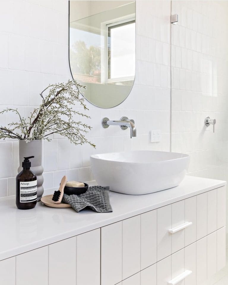 Bathroom styling inspiration: From vanity styling to wall niche inspo ...