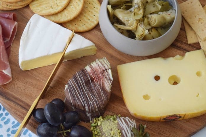 How to create a beautiful cheese board