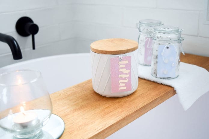 DIY lavender bath salts [with FREE printable gift tags] | Style Curator