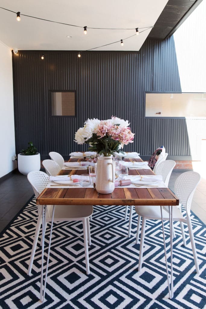 How to create a floral and festive outdoor entertaining area | Style ...