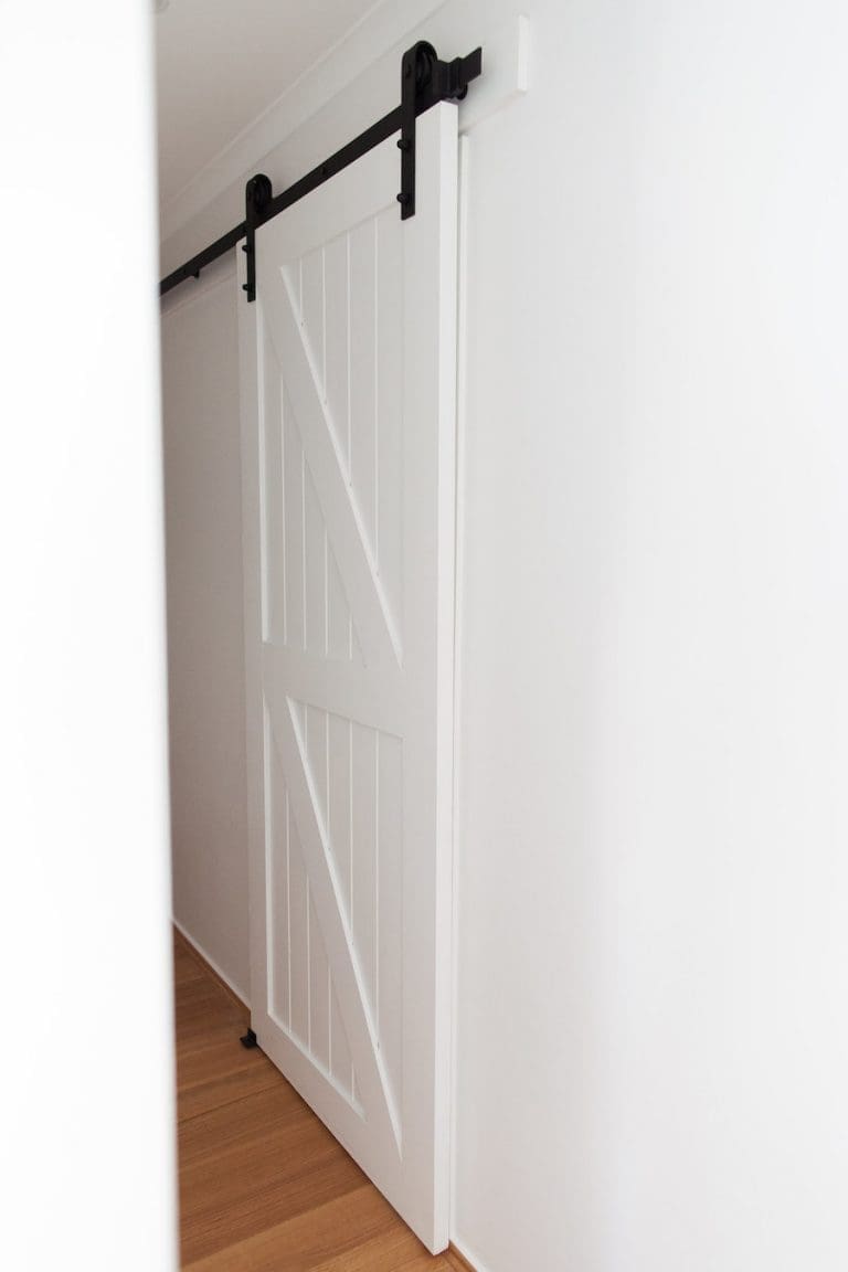 How to install a barn door: 10 easy steps to install your own barn door