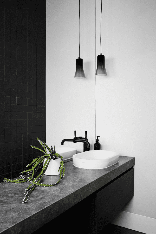 10 breathtaking powder rooms: Luxe powder room ideas!