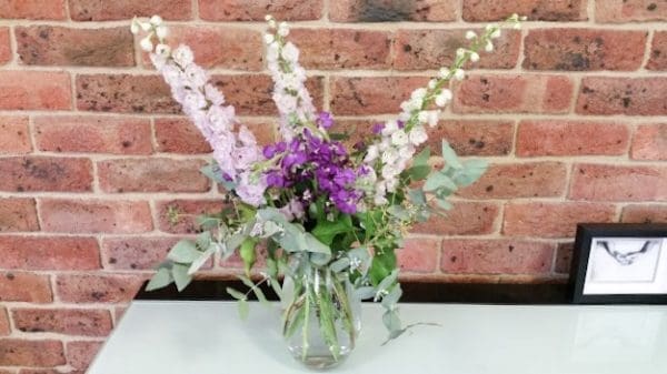 How to create your own floral arrangement: Expert florist shares all ...