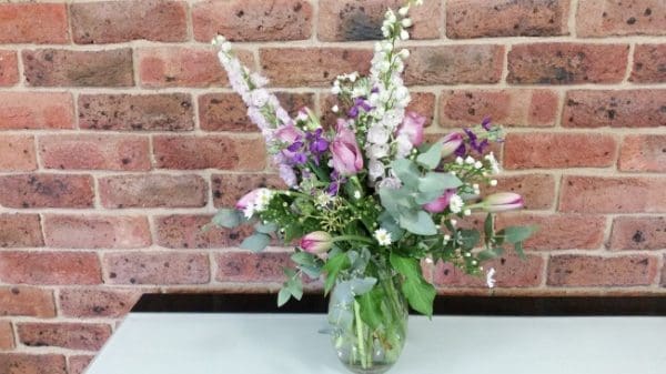 How to create your own floral arrangement: Expert florist shares all ...