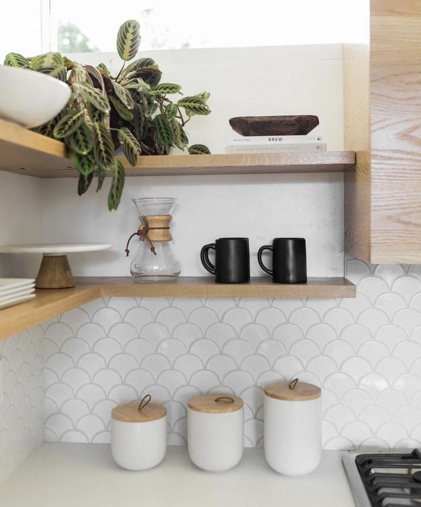 11 types of white kitchen splashback tiles | Style Curator