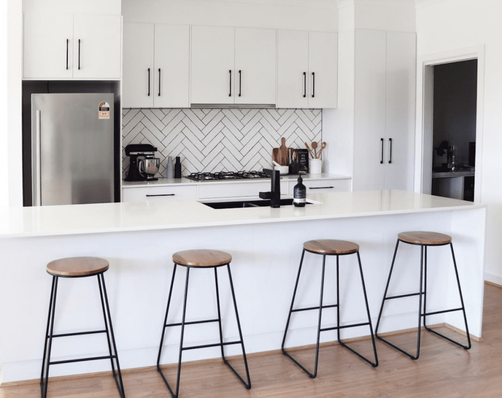 11 types of white kitchen splashback tiles | Style Curator