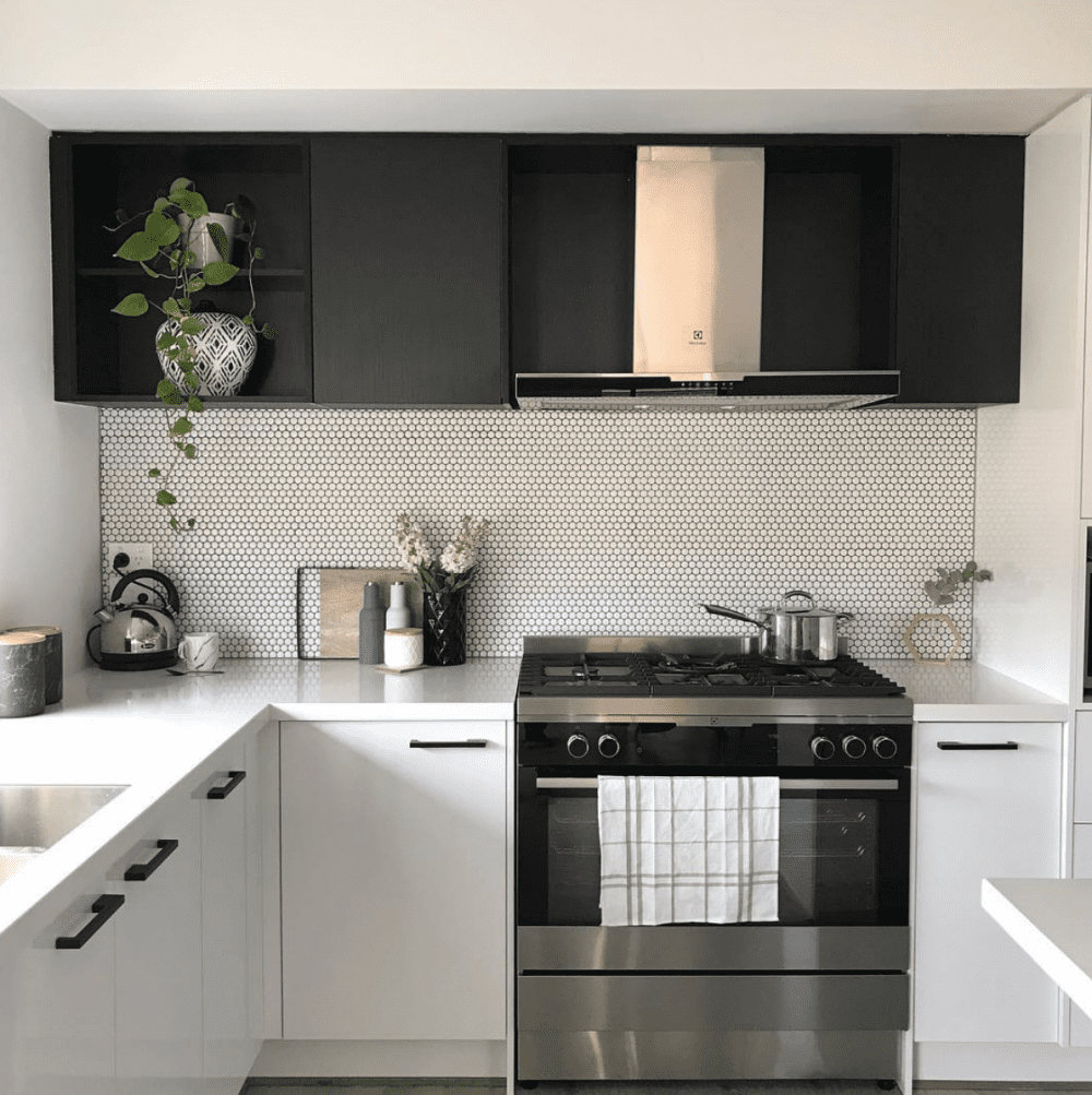 11 types of white kitchen splashback tiles | Style Curator