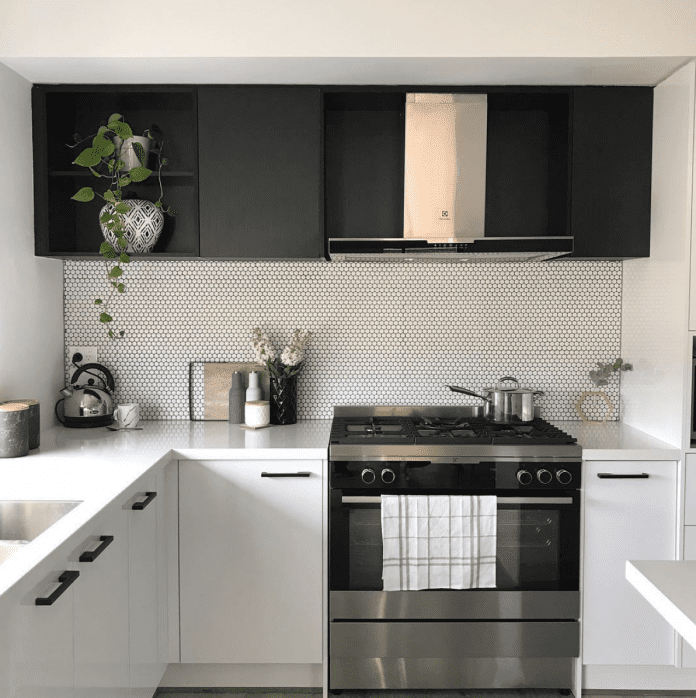 11 types of white kitchen splashback tiles | Style Curator