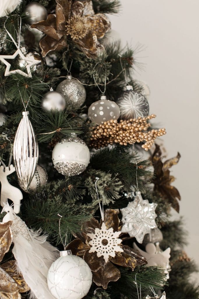 Gina's Christmas tree and her top Christmas tree styling tips | Style ...