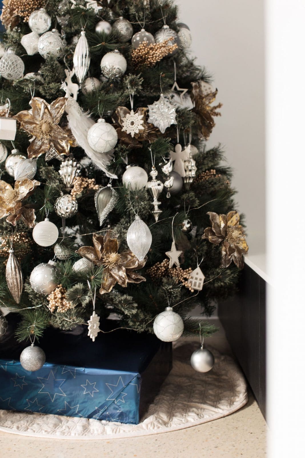 Gina's Christmas tree and her top Christmas tree styling tips | Style ...