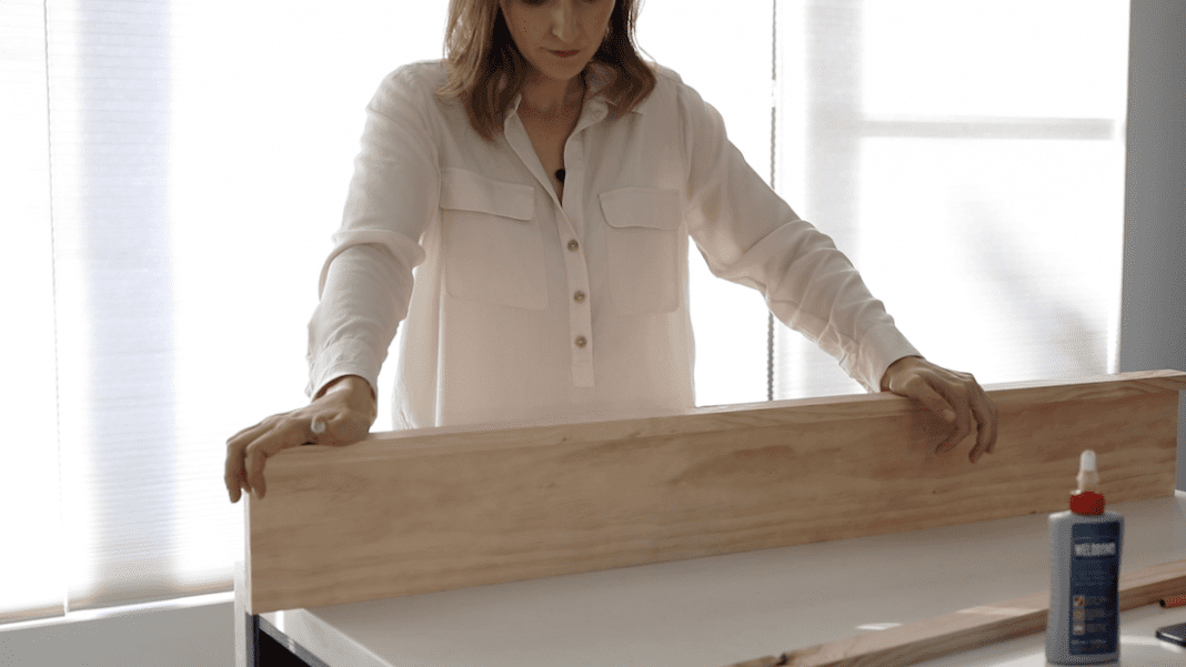 DIY oversized pinboard with floating shelf: Stylish DIY ideas for your home