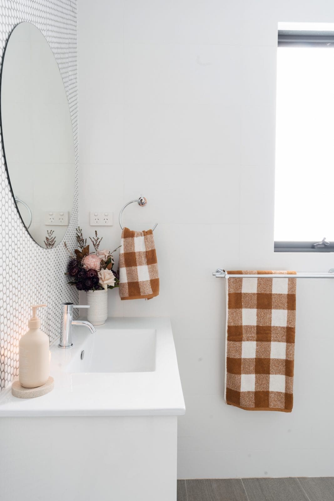 Top 7 stylish bathroom accessories: Must-have bathroom decor | Style ...