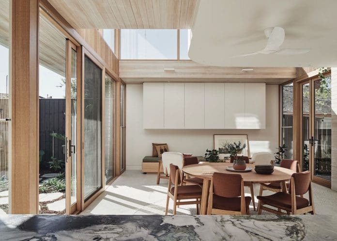 Lantern House: A light-filled sanctuary with internal balcony | Style ...