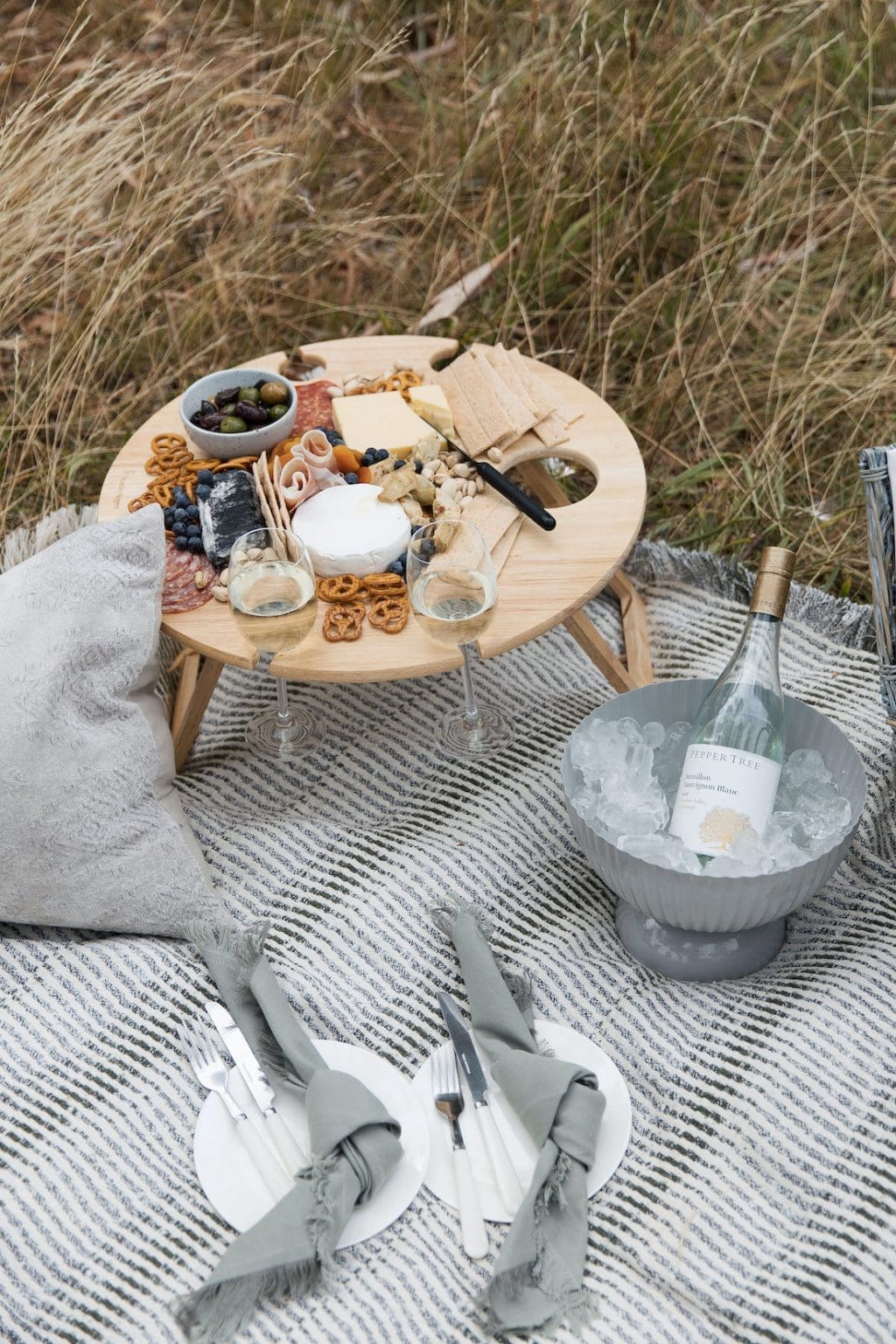 How to pack the perfect picnic: Create a luxe picnic | Style Curator