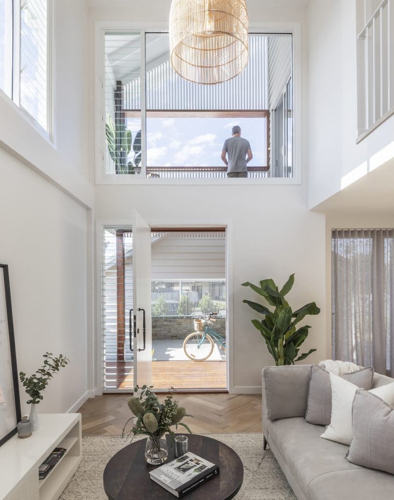 Small spaces that feel bigger — A home tour where light trumps space