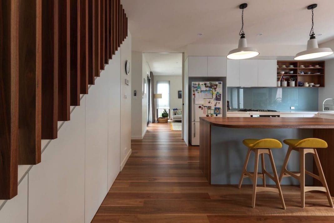 The flowing curves and fascinating facade of Ribbon House | Style Curator