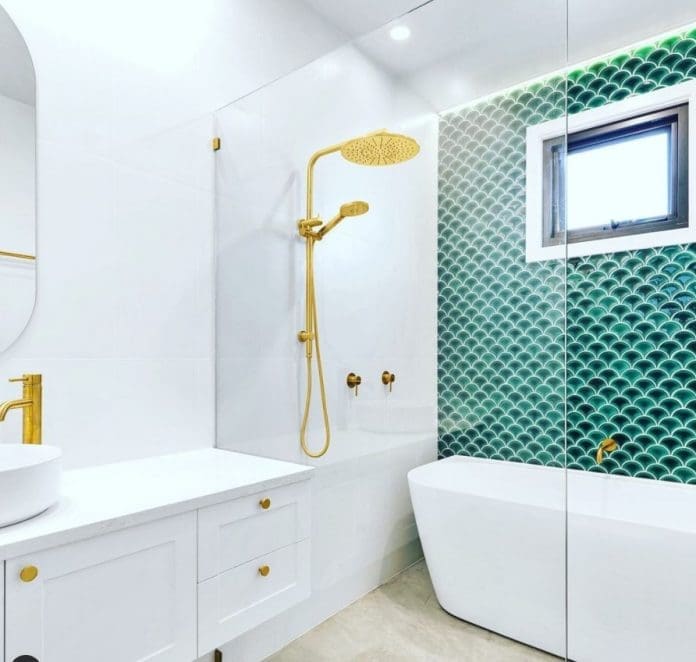 Green bathroom tiles: Inspiration gallery of 10 green tile shapes