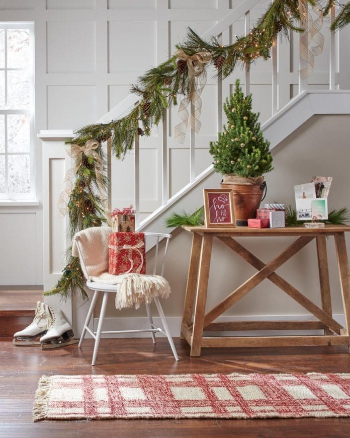 Decorating your entry for Christmas | Style Curator