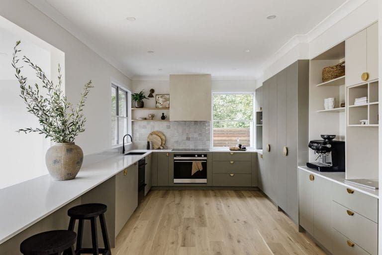 The Treehouse: A truly stunning green kitchen | Style Curator