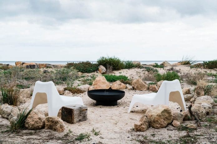 Take a tour of Love & Mutiny: The pink coastal cabin | Style Curator