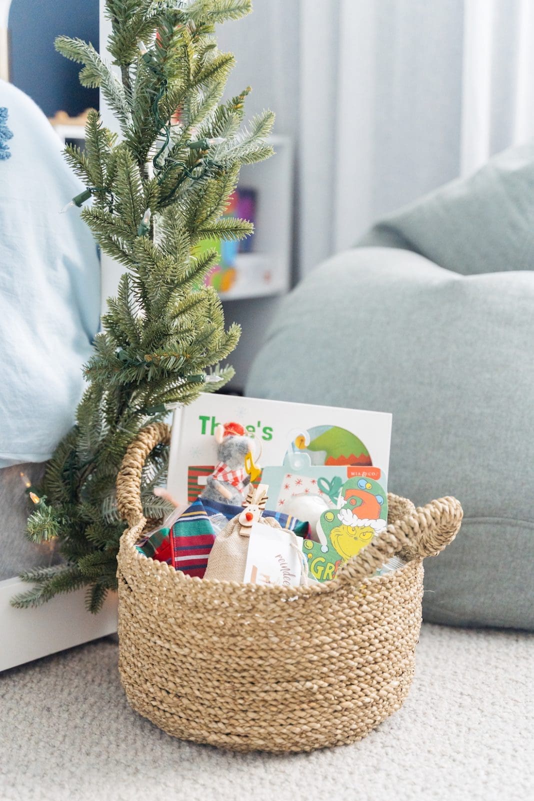 Christmas Eve box ideas and free printables | Style Curator