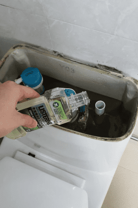 18 of the best bathroom cleaning hacks to make your space sparkle ...