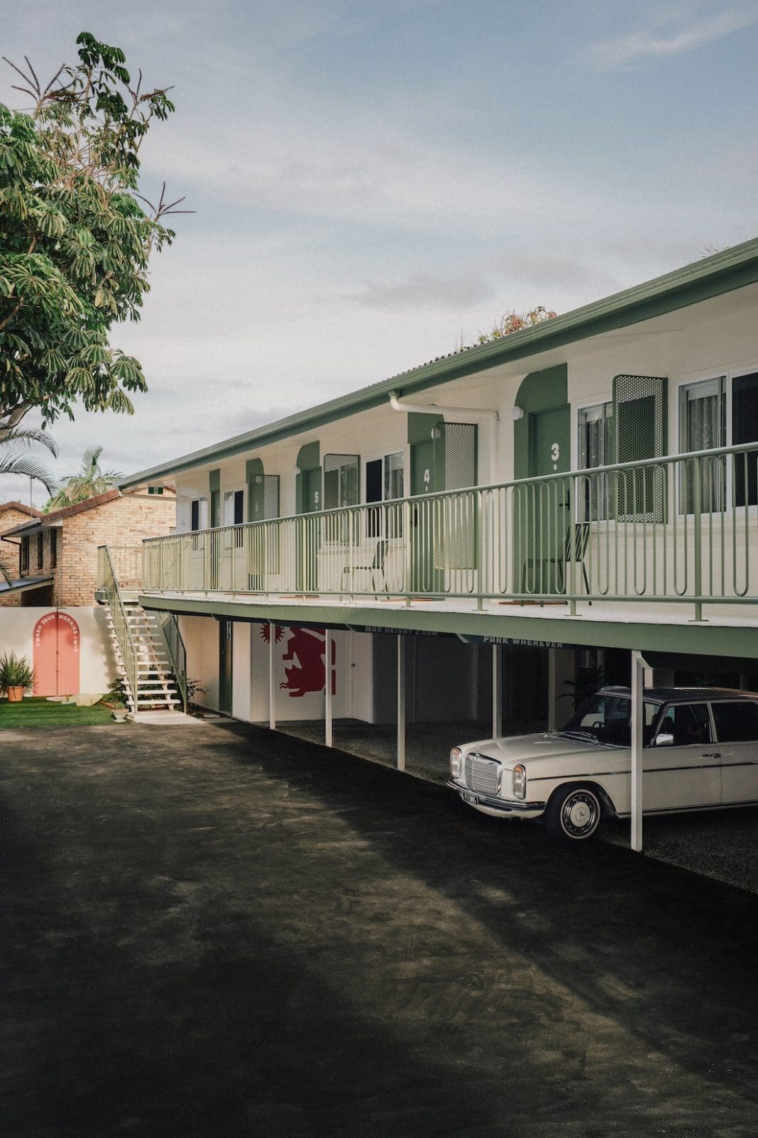 Restoring an icon to its former glory: The Cheshire Cat Motel | Style ...