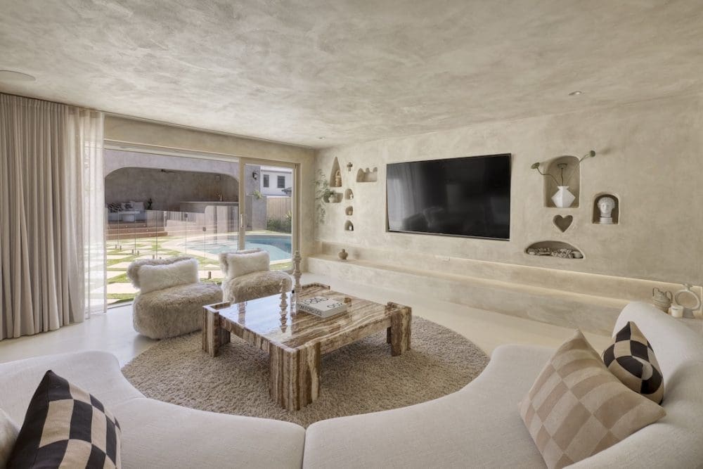 Discover the unique floor to ceiling fully rendered interior of Ruin X ...